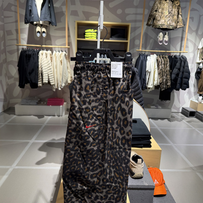 Nike/耐克女子新款休闲动物纹印花宽松舒适运动长裤IO0479-010