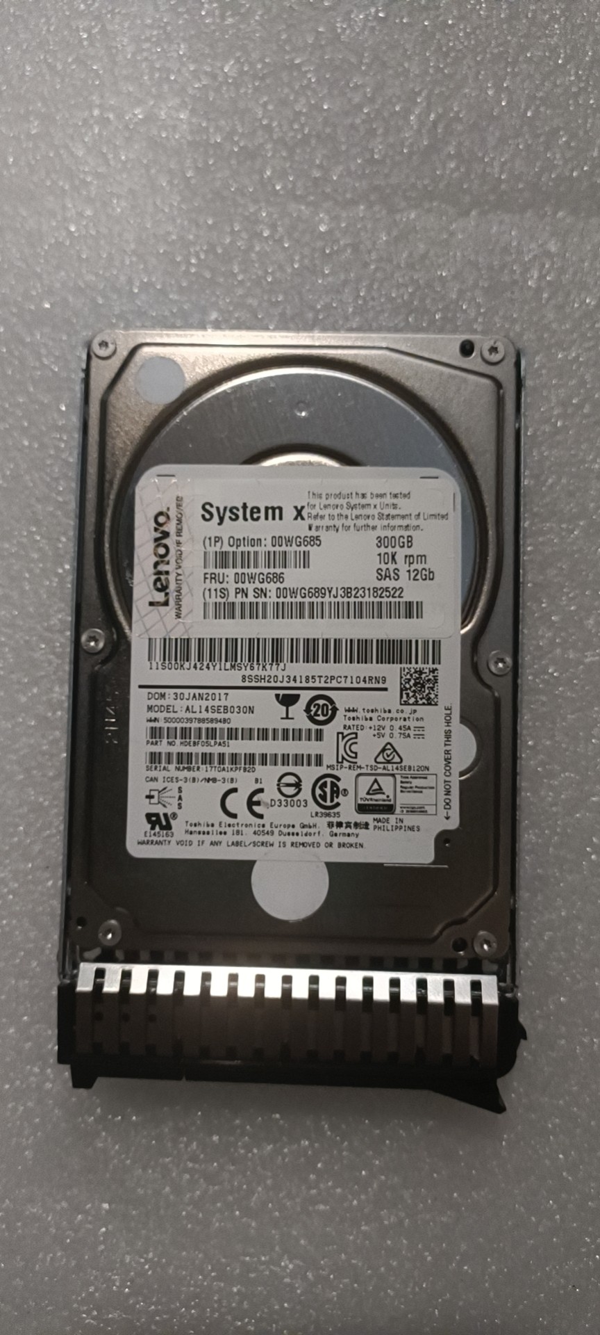 联想适用12GB SAS FRU 00WG686 300G服务器硬盘x3650M5 x3850X6_虎窝淘