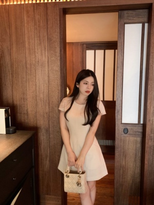 大眼自制Large eye 气质短款连衣裙小个子显高2024夏季新款高级感