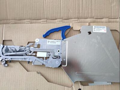 KJK-M1400-013雅马哈原装FS2-25大尾巴飞达FS2 8X2送料器0402飞达