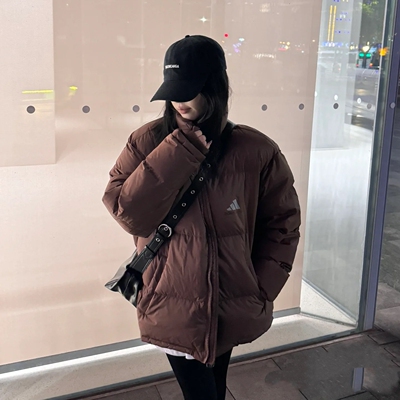 阿迪达斯冬季款女子保暖防风拒水科技面连帽羽绒服 KC5947 KC5948