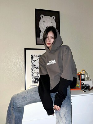 男女同款黑灰拼接带帽卫衣