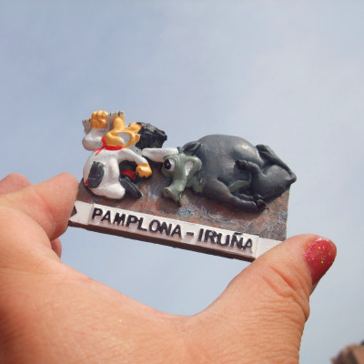 西班牙当地购买冰箱贴 潘普洛纳 Pamplona 奔牛节 卡通风格