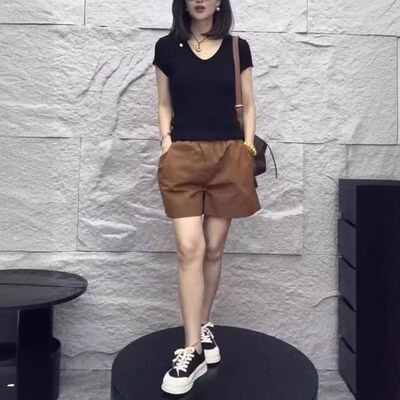 24223大爱美依缘2024夏季新款简约时尚V领T恤高腰阔腿短裤显瘦女