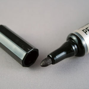 pentel 飛龍　圓頭後壓式油性筆 NLF50