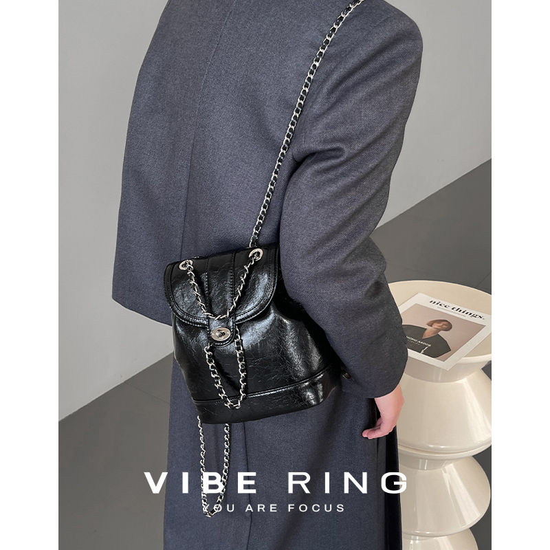 VibeRing小众链条小背包2023新油蜡牛皮Cardinal Red小香风斜挎包_虎窝淘