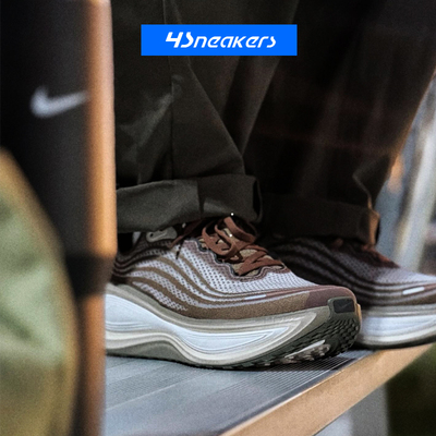 耐克Nike Vomero Plus 男款低帮棕色迈柔跑鞋休闲鞋IO4482-001