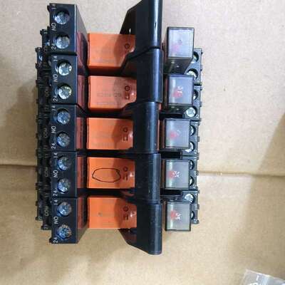议价全新继电器LZS:RT4B4L24，实物拍照，共5个，