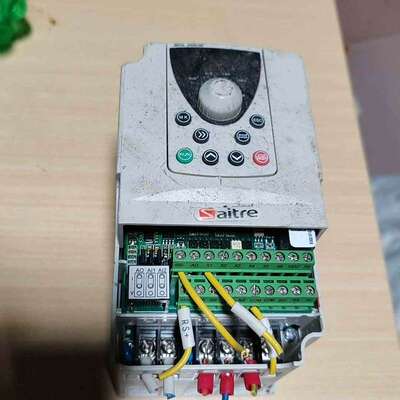 议价Saitre变频器 0.4KW 型号SC3V0U4T/1U5