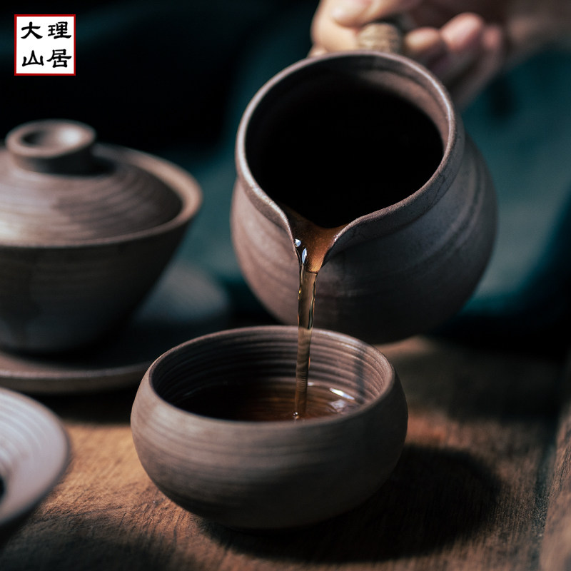 大理山居头春日晒红茶古树红茶云南滇红茶冰岛湖区早春茶冷泡茶