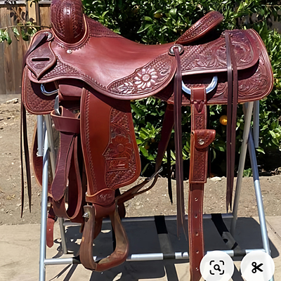 雕刻含笼头胸甲西部套索大角马鞍