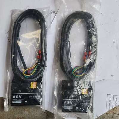 议价AGV小车地标传感器 ，型号XMS-19015 都没开封