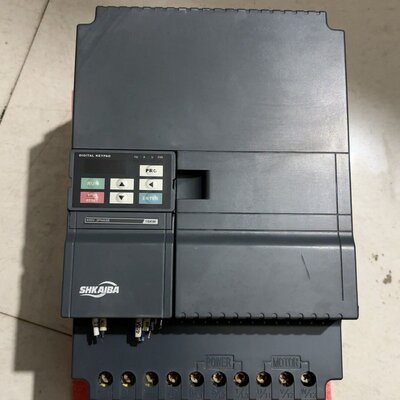 议价众辰变频器15KW Z2400-15GY 实物如图可维修