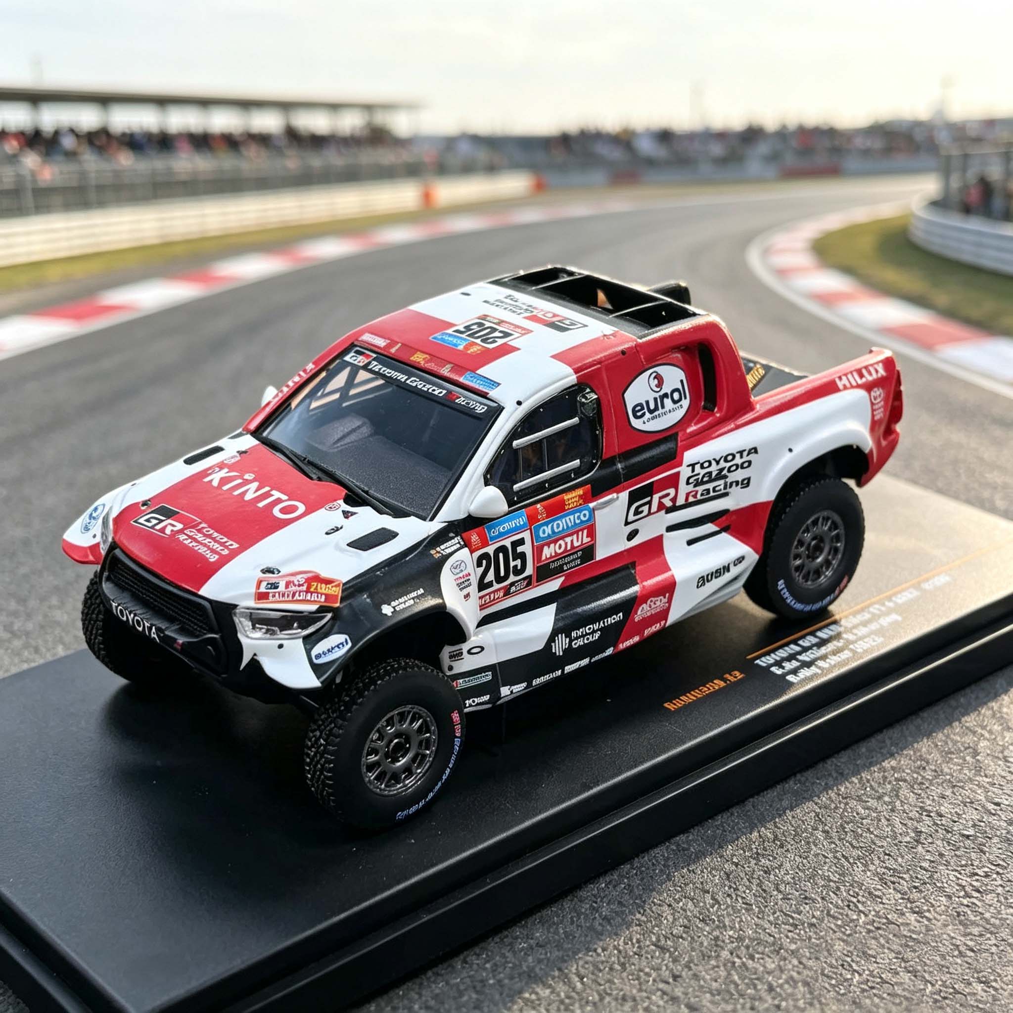 1:43 IXO 丰田 GR Hilux T1 2023沙特达喀尔拉力赛车 #205 #217号
