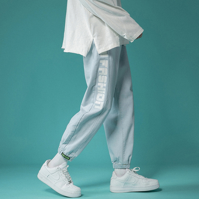 印花浅色束脚休闲牛仔裤