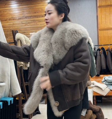 卡图斯皮毛一体130斤左右