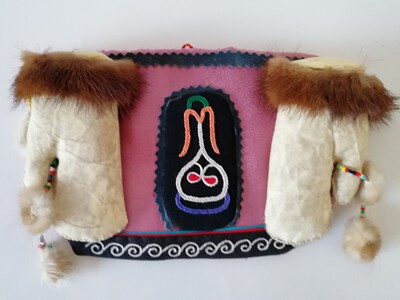 俄罗斯少数民族亚库纯手工制作貂毛皮手套家居挂件12*19厘米