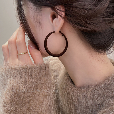 雅丹风美拉德复古植绒素圈耳环女