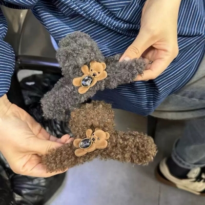 爱心小熊毛绒抓夹女秋冬复古感新款卷毛大号发夹后脑勺鲨鱼夹头饰