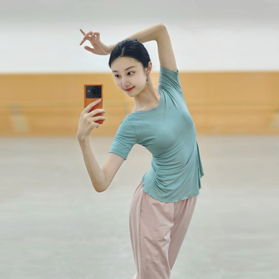 斑斓舞韵莫代尔V领舞蹈服