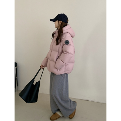 黑标空气层连帽羽绒服女短款
