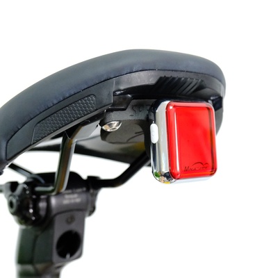 迈极炫尾灯支架airtag