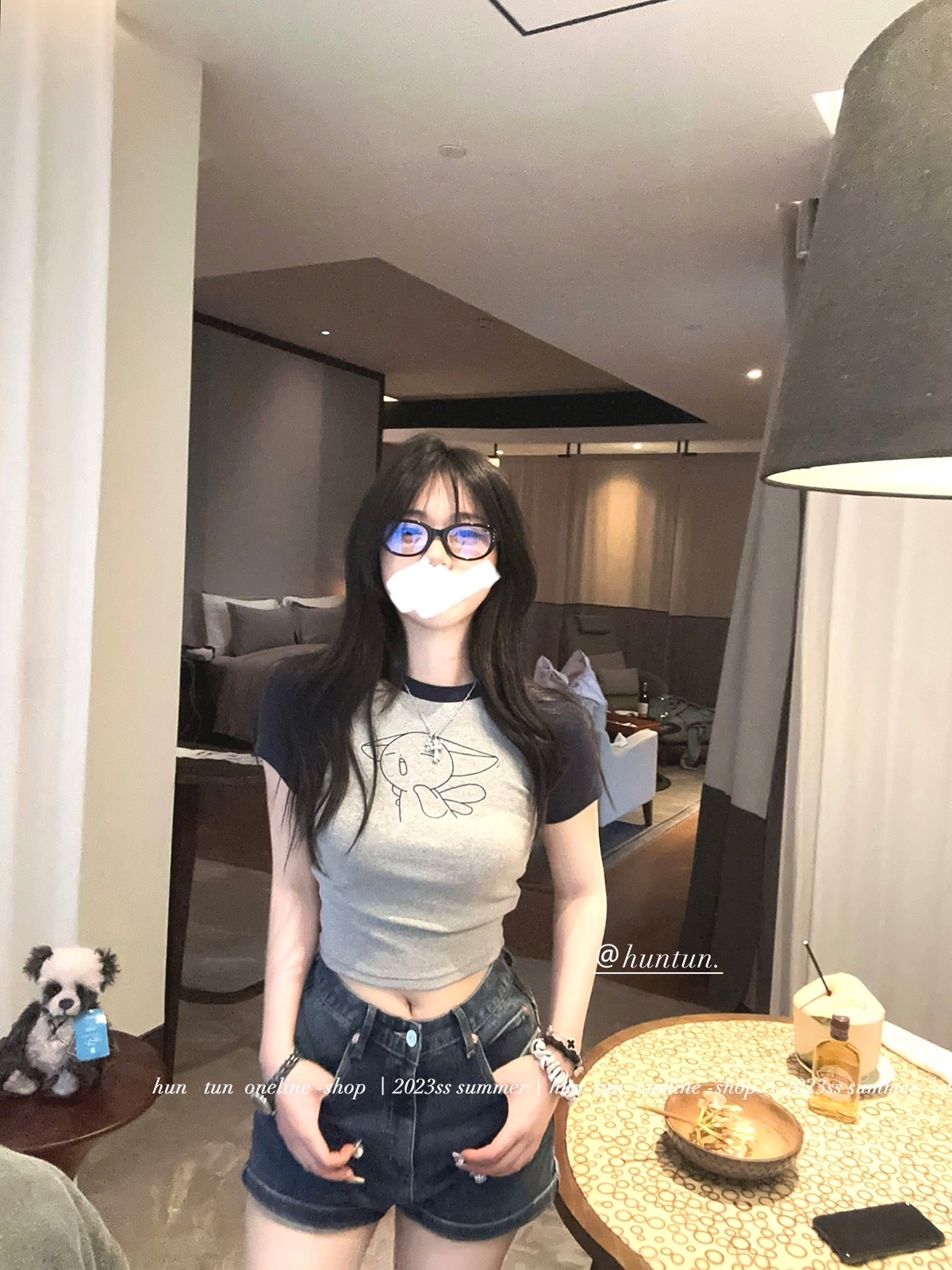 HUN TUN高弹坑条经典蓝灰撞色哈欠印花棉tee T恤日常好穿款_虎窝淘