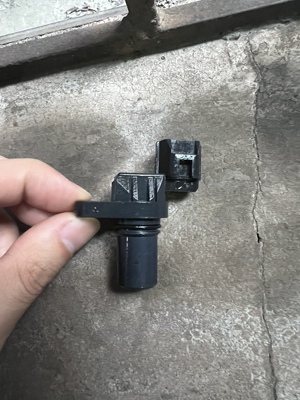 适用于三菱沃尔沃现代起亚凸轮轴位置传感器30874179 J5T23071A