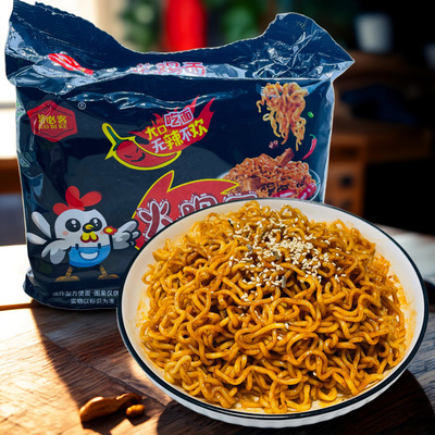 洛必客火鸡面大口吃面无辣不欢