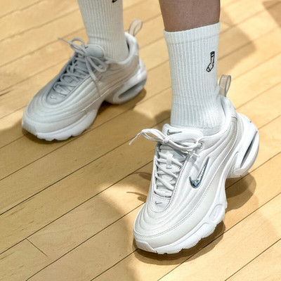 NIKE耐克老爹鞋女子缓震运动鞋