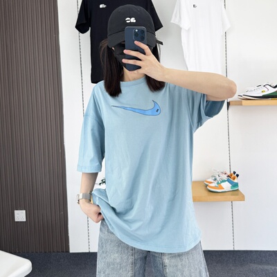 耐克女子运动休闲宽松圆领短袖