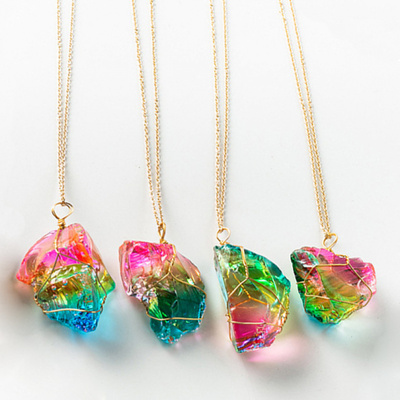 五彩吊坠透明天然原石绕线挂