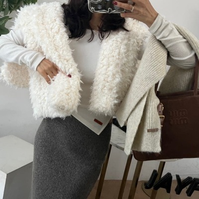 韩国牛角扣毛绒绒马甲皮草外套