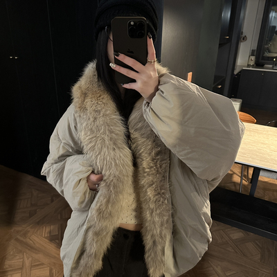 一一起+-潮流宽松短款保暖羽绒服外套(配可拆卸郊狼毛毛领)2537