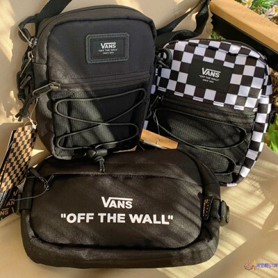 色抽绳网兜单肩胸包挎包