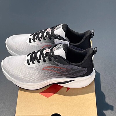 安踏羚跑5代轻质缓震回弹跑步鞋