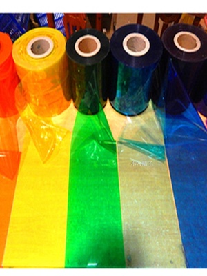 幼儿园透明门帘彩虹门帘区域隔断