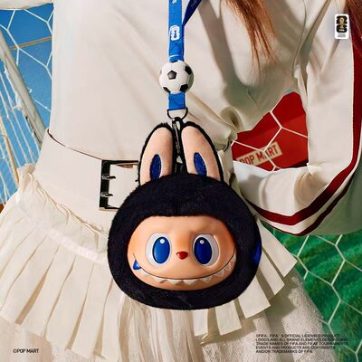 POPMART泡泡玛特THE MONSTERS × FIFA系列搪胶毛绒挂件足球礼物