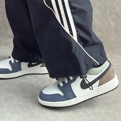 耐克女板鞋低帮AirJordan1GS