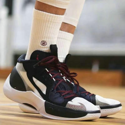 耐克男子篮球鞋JORDANZOOM
