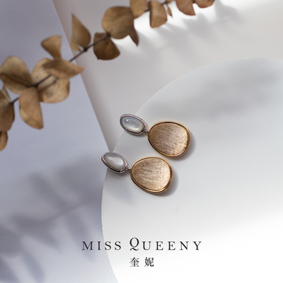 MissQueeny母贝磨砂金片耳钉