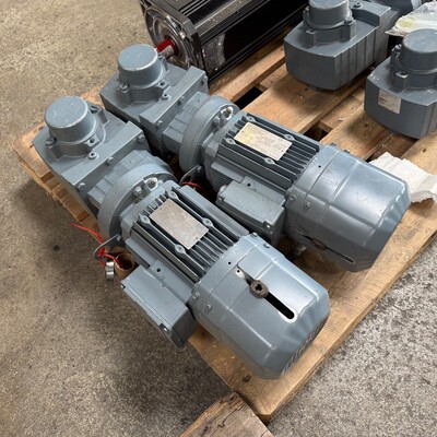 1x SEW-Eurodrive WT47/T DRE80M4/ES7C 01.1819705803.0001.12 G