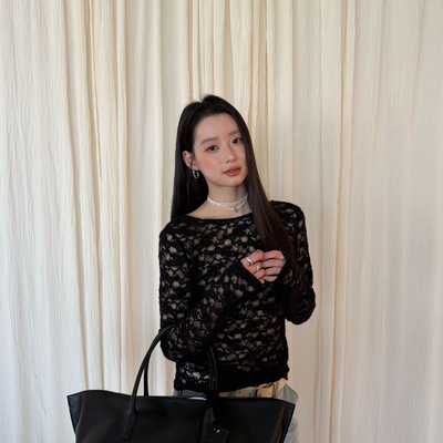 WAIT MORE-26年早春蕾丝花纹显瘦修身小衫