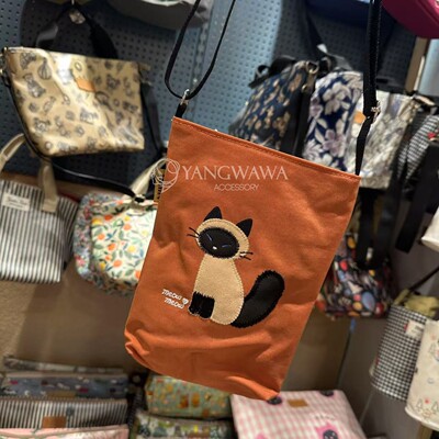 522707韩国东大门wing小猫款可斜跨包手机包