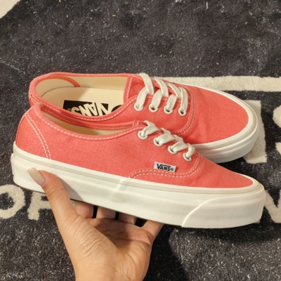 Vans Authentic 44珊瑚粉低帮复古休闲帆布鞋VN000CW26UD