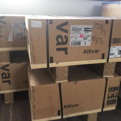 全新施耐德电梯专用型变频器ATV71LD18N4Z  功率18.5kw 三相3询价