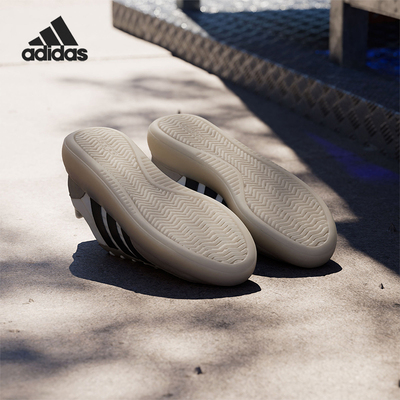 阿迪达斯男子运动板鞋JI2315
