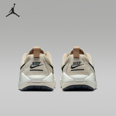 耐克女士网眼训练篮球运动鞋