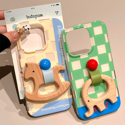 奶白格纹小木马大象支架新款适用苹果16Pro手机壳iPhone14max华为mate70k60小米15p50荣耀x200nova13opporeno