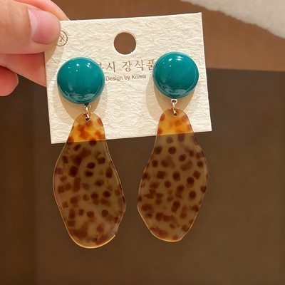 2025新款亚克力豹纹耳环